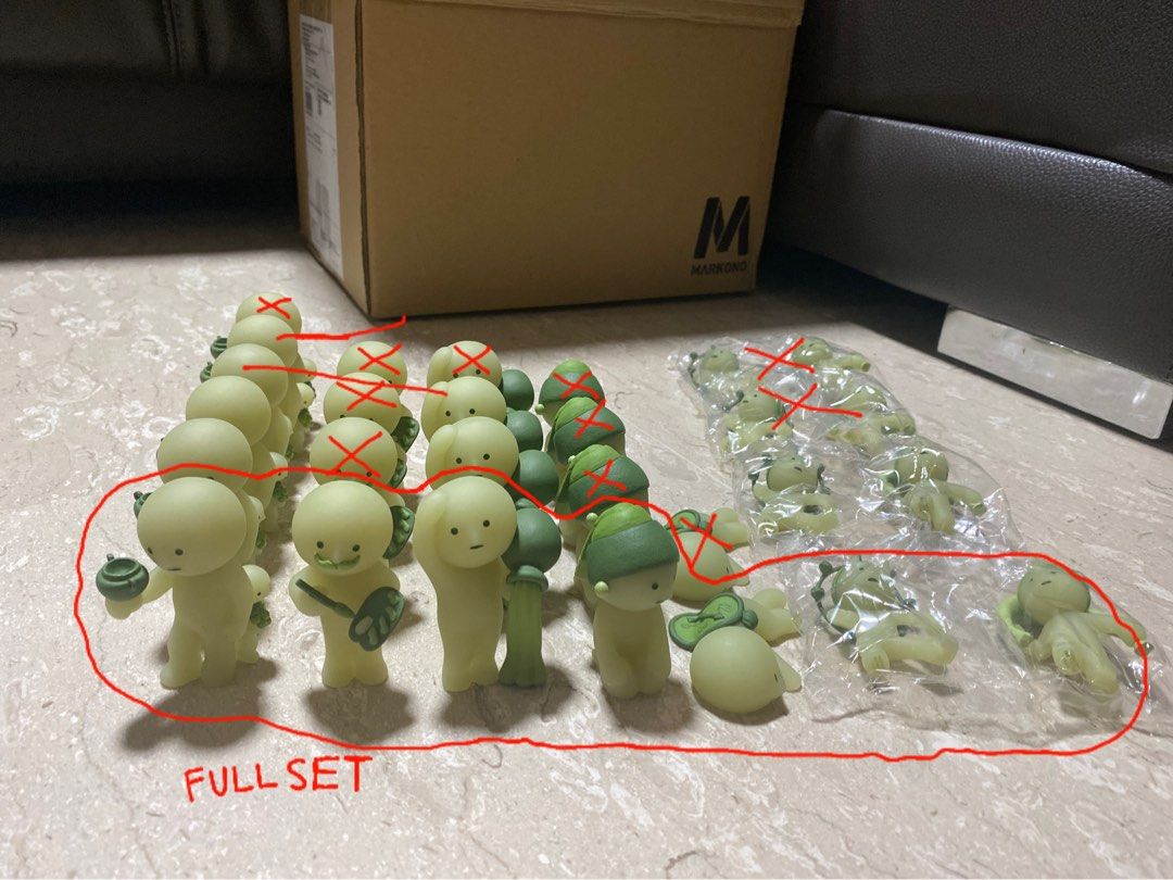 assorted smiskis (work, moving, cheer, series 1, toilet, dressing ...