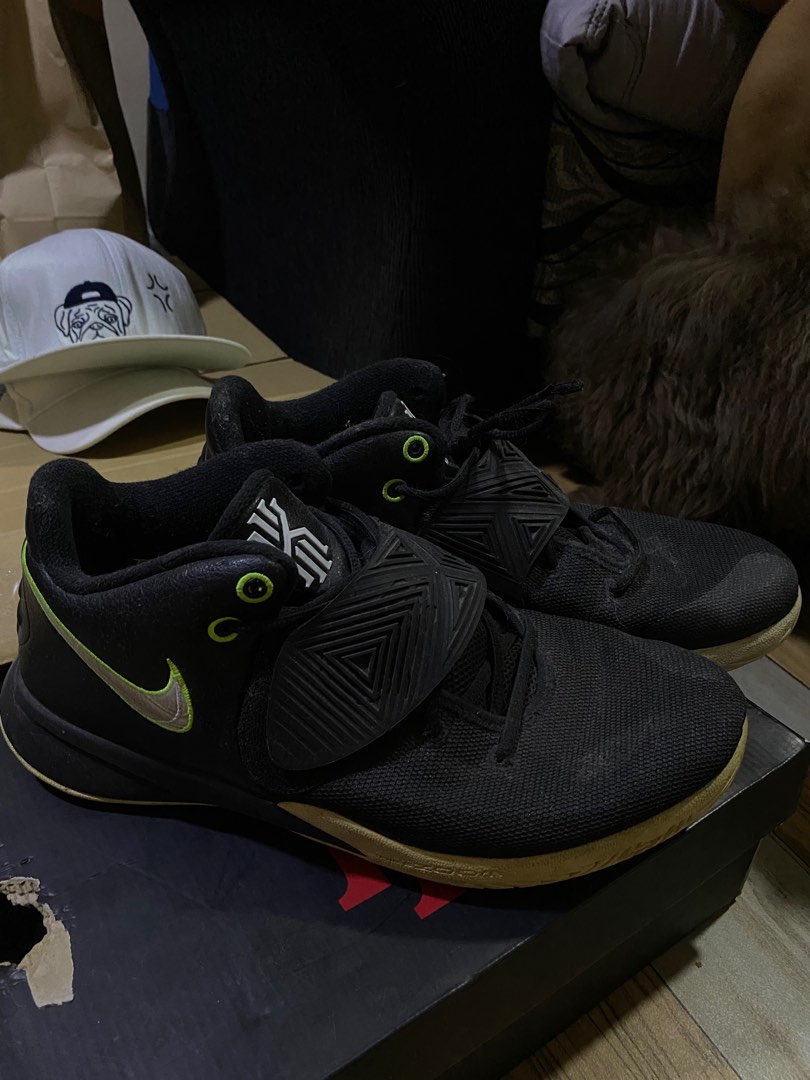 Authentic Nike Kyrie Flytrap III, Men's Fashion, Footwear, Sneakers on ...