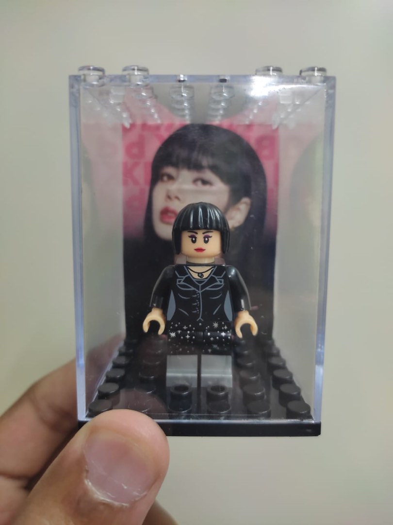 Blackpink Lisa custom Lego, Hobbies & Toys, Collectibles & Memorabilia ...