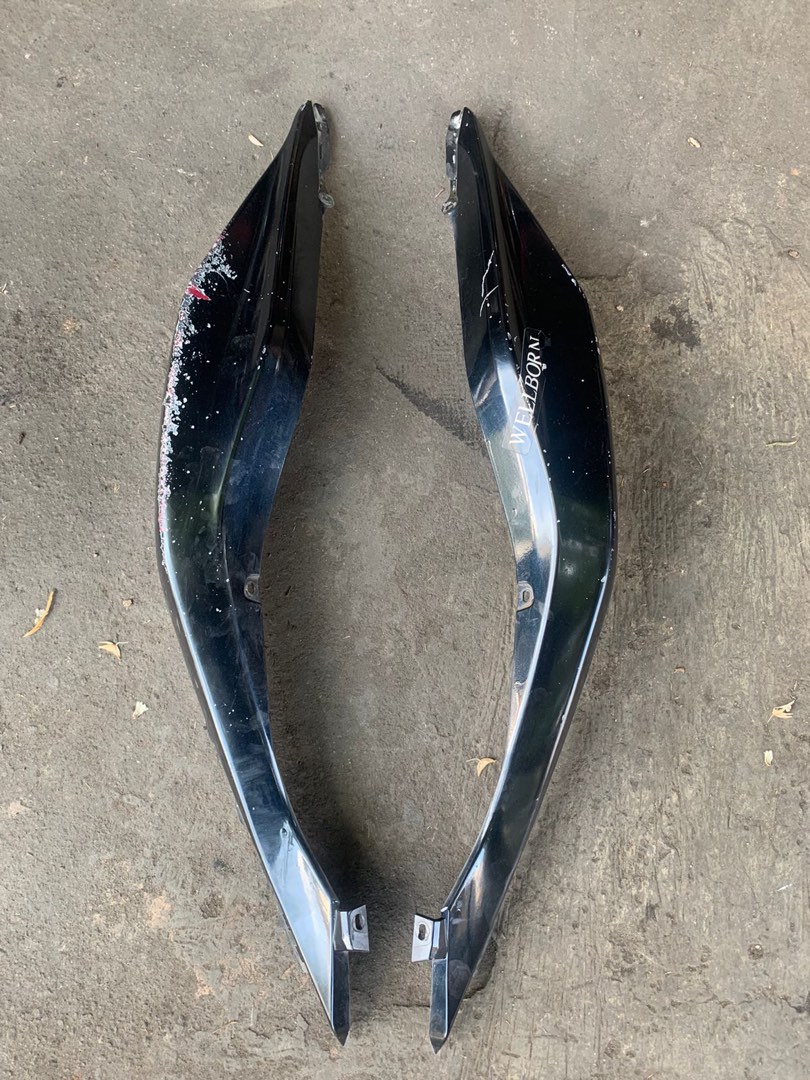 Body aerox old (bahan buat repaint), Motor di Carousell