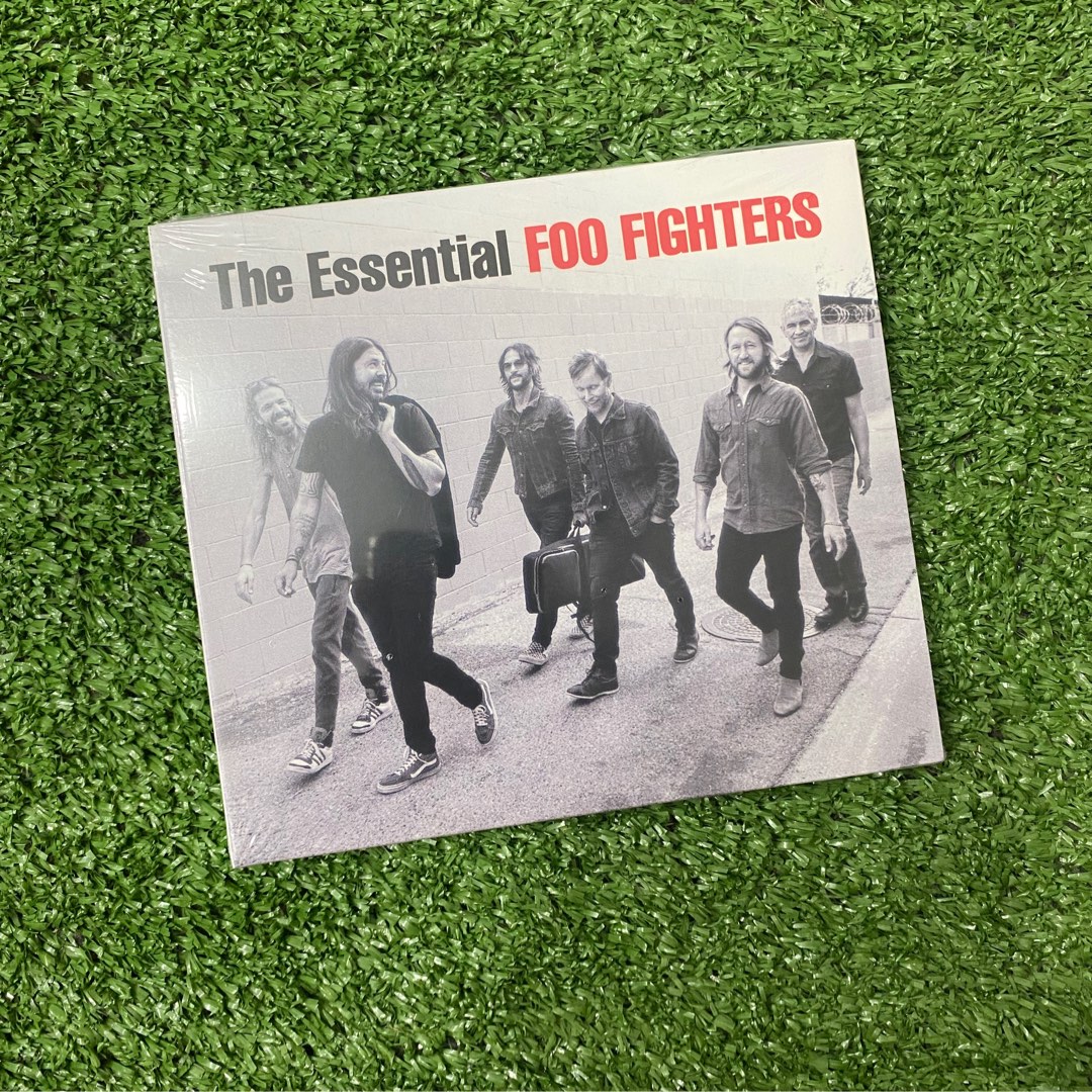 CD FOO FIGHTERS the essential (new seal), Hobbies & Toys, Music & Media ...
