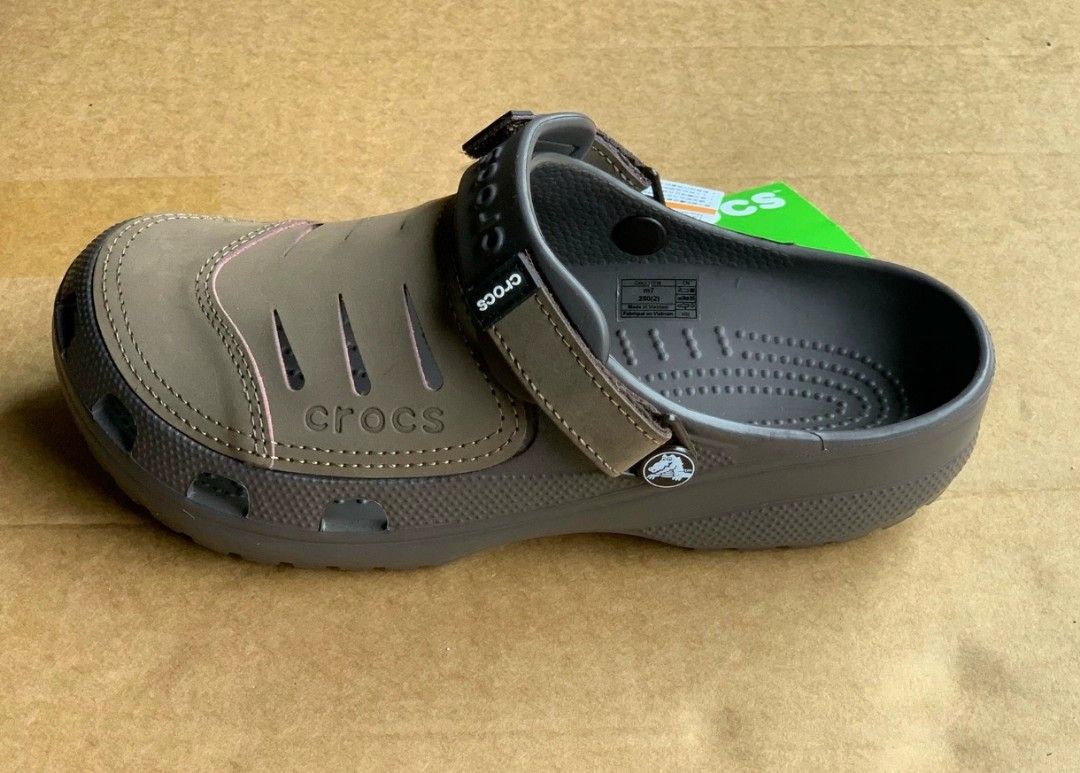 Crocs Bogota ROOMY FIT Black Gray Leather Front, Men's Fashion ...