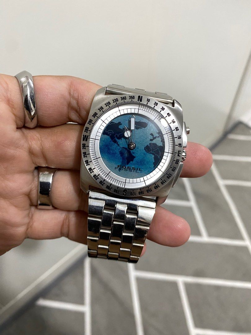 Fossil Bigtic Big Tic CG-2059 World Map Peta Dunia, Fesyen Pria, Jam ...