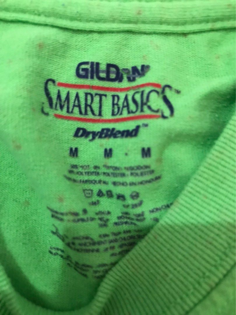 Gildan Smart Basic Hijau Neon, Fesyen Pria, Pakaian , Atasan di Carousell