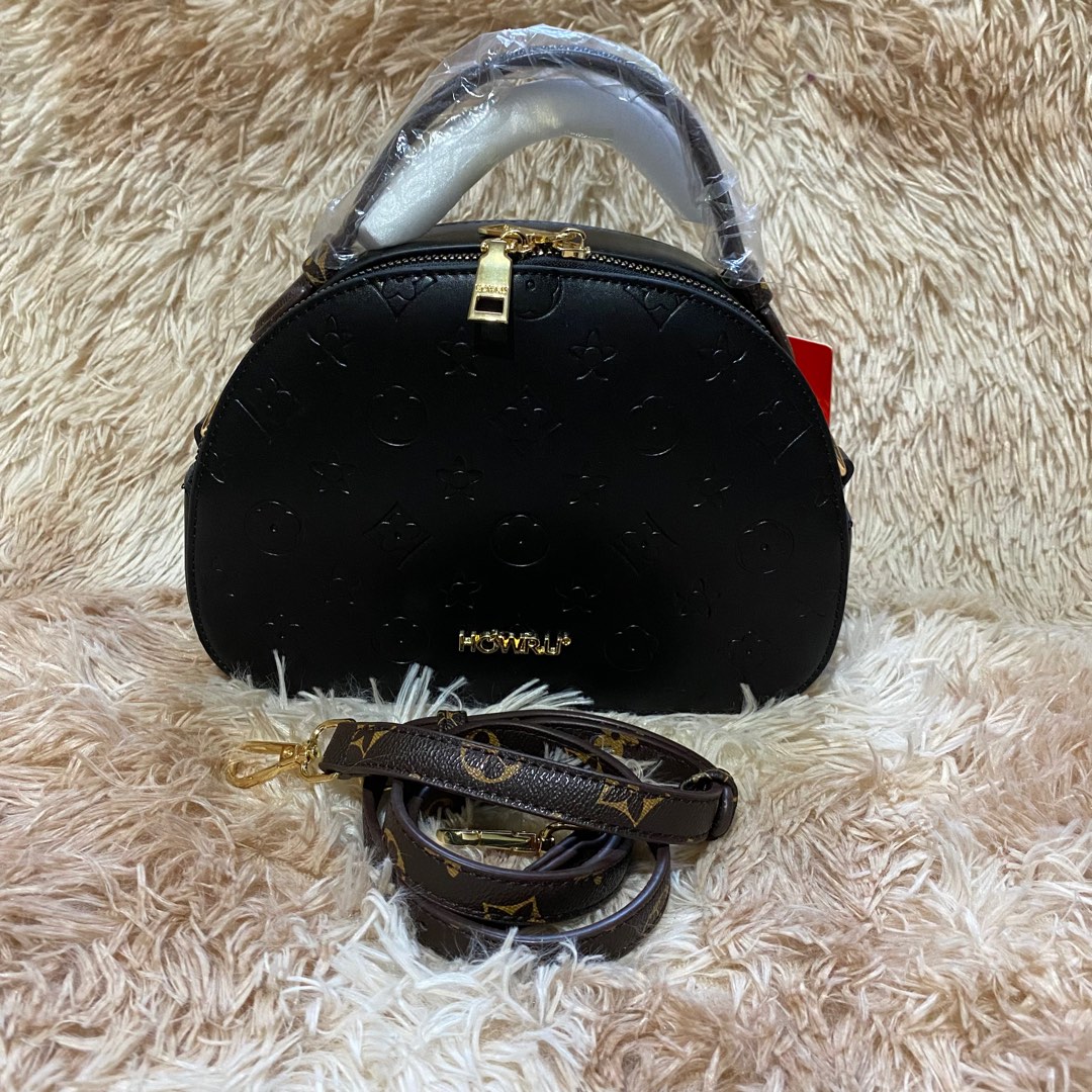HowRU bag, Women's Fashion, Bags & Wallets, Cross-body Bags on Carousell