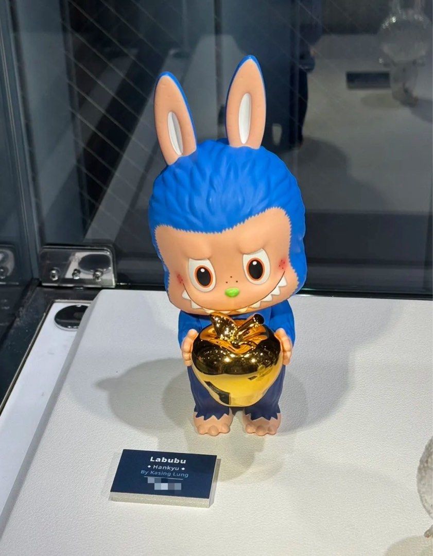 [In Stock] How2Work x Labubu Hankyu Gold Apple (2024, Japan Hankyu Men ...