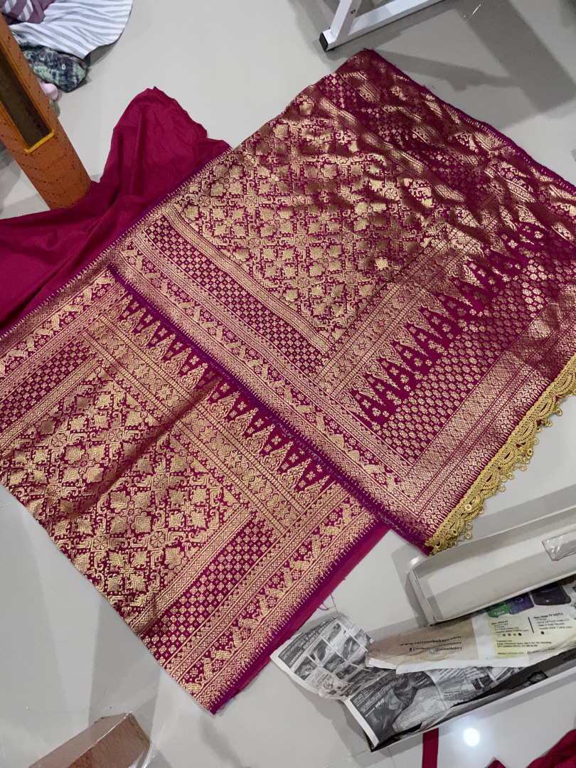 Kain songket palembang asli warna merah, Fesyen Wanita, Pakaian Wanita, Gaun & Rok di Carousell