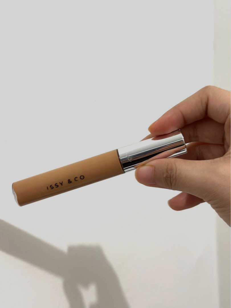 FREE (Like-New) Issy & Co (Shade pd5), Beauty & Personal Care, Face ...