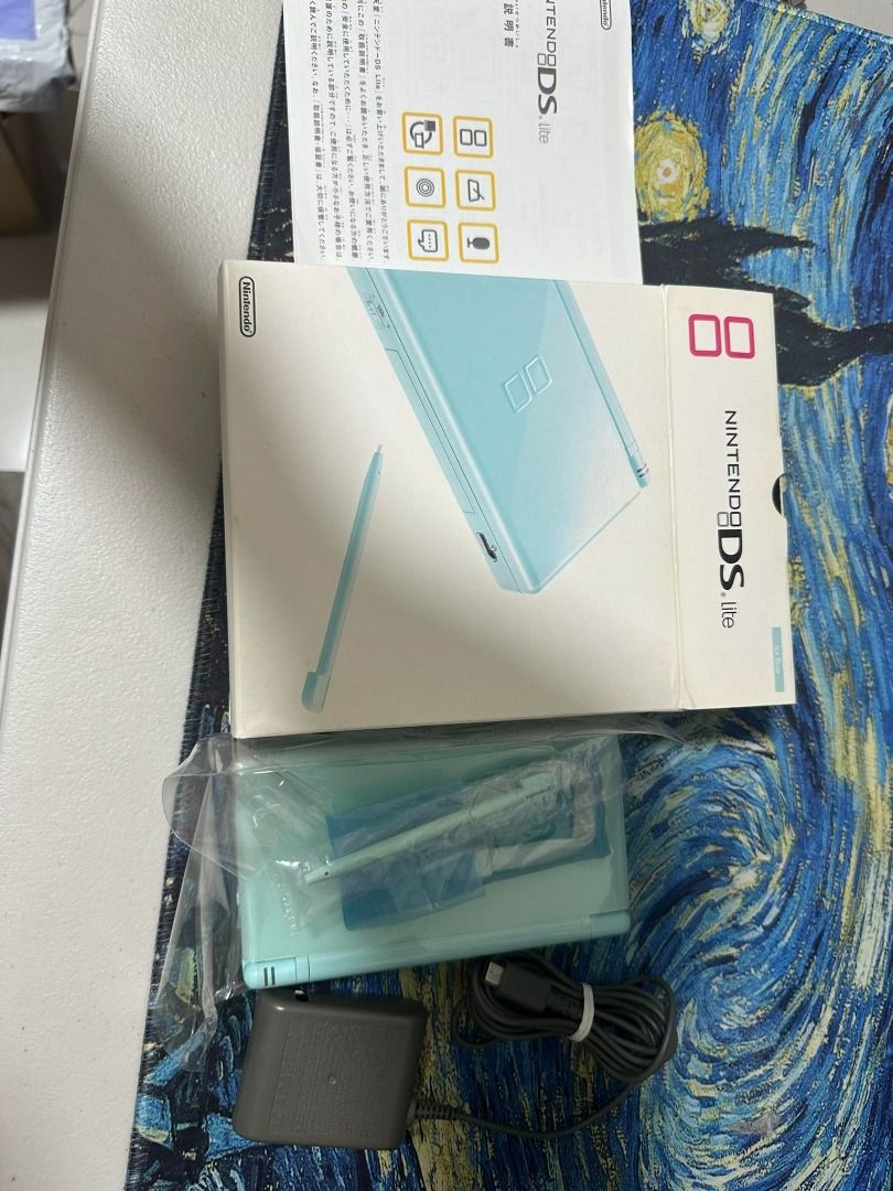 Nintendo DS Lite Ice Blue, Hobbies & Toys, Toys & Games on Carousell