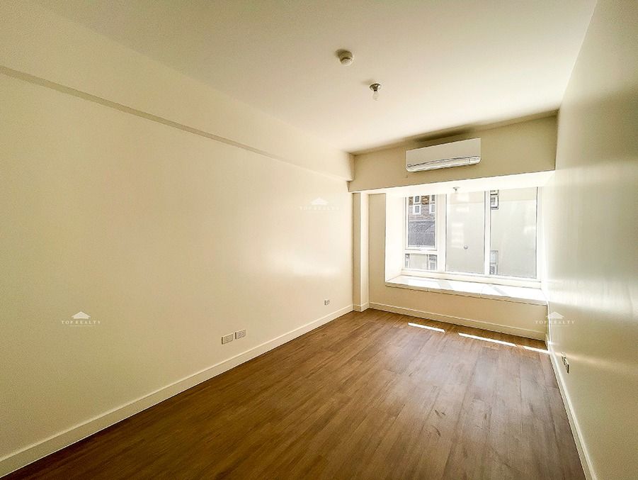 Oak Harbor Residences Paranaque City Brand New 3 Bedroom Suite Type ...