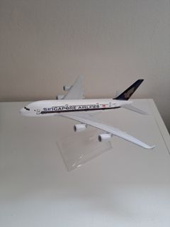 Singapore Airlines (SIA, SQ) AirBus A350-900 Airplane Model (1:144 ...