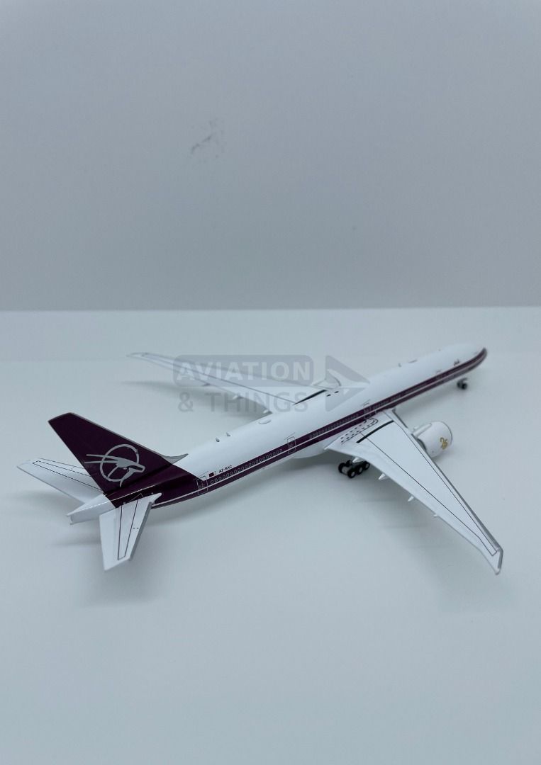 Qatar Airways (Retro) Boeing 777-300ER Highly Detailed 1/400 Diecast ...