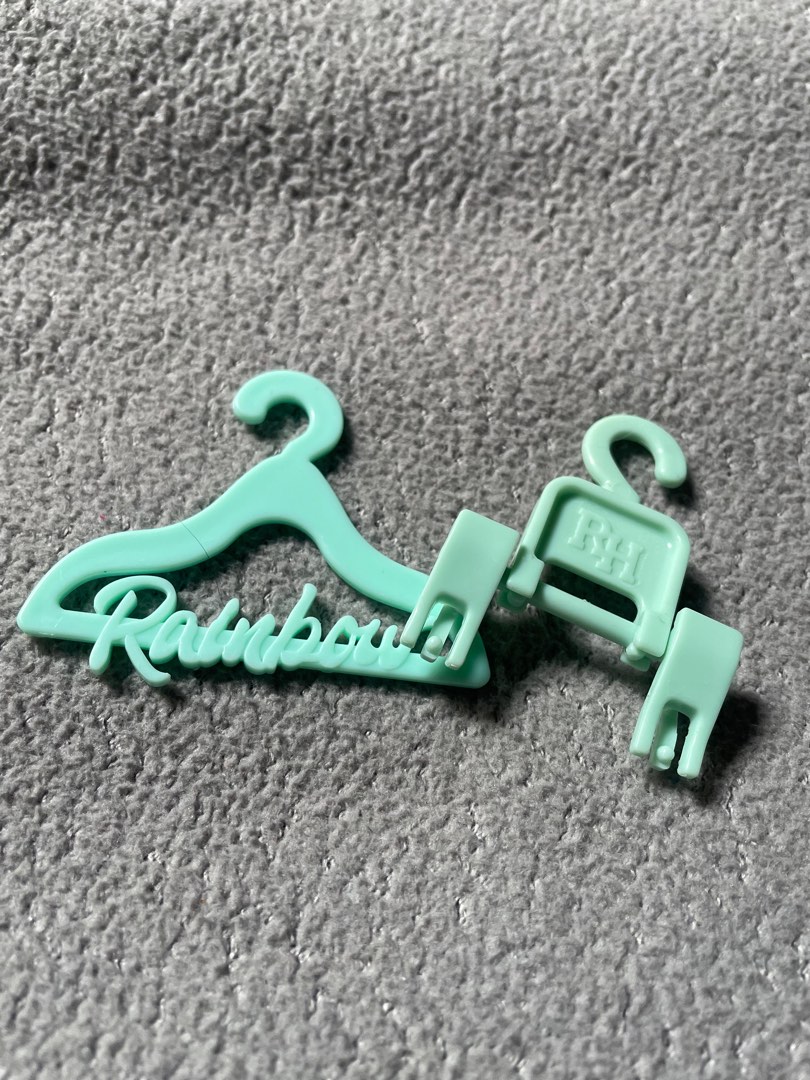 Rainbow High Hanger Set, Hobbies & Toys, Toys & Games on Carousell