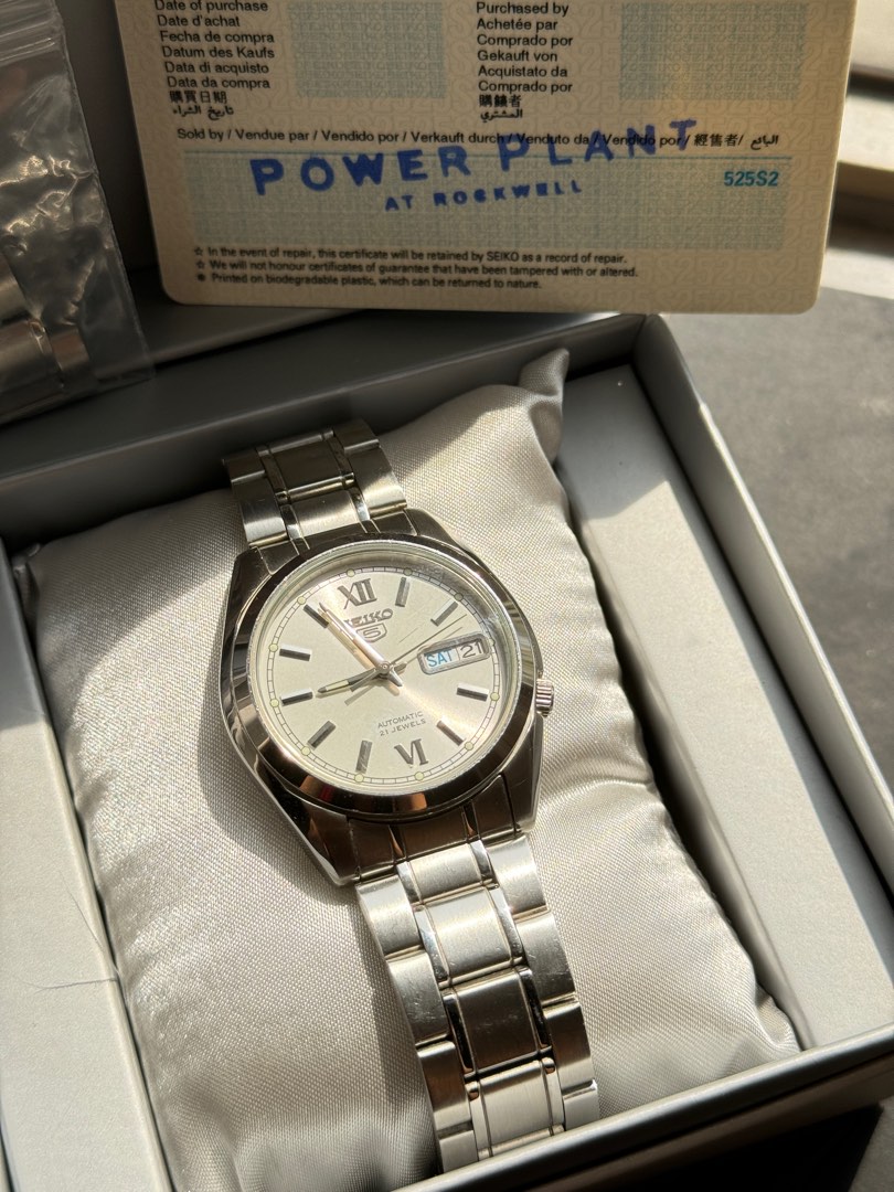 Seiko SNKL51, Men's Fashion, Watches & Accessories, Watches on Carousell