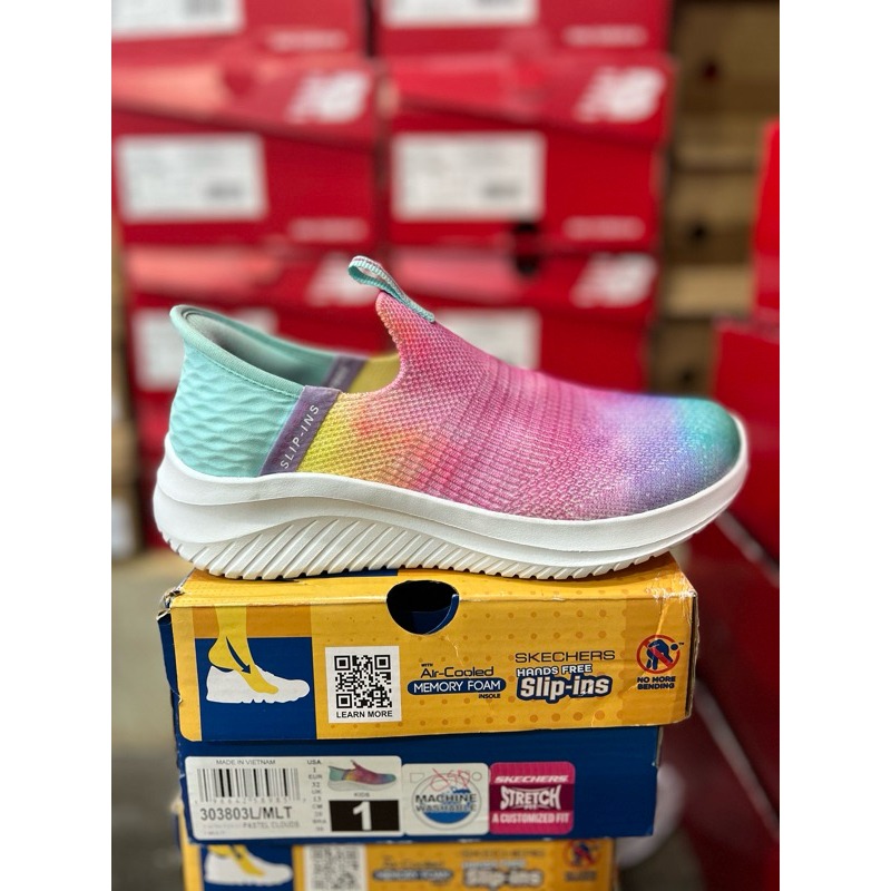 Skechers kids, Bayi & Anak, Lainnya di Carousell