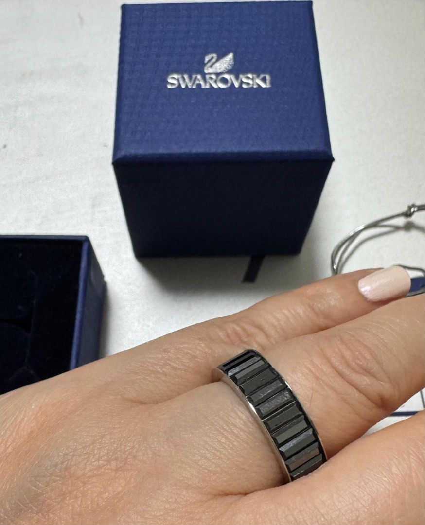 Black crystal ring swarovski store
