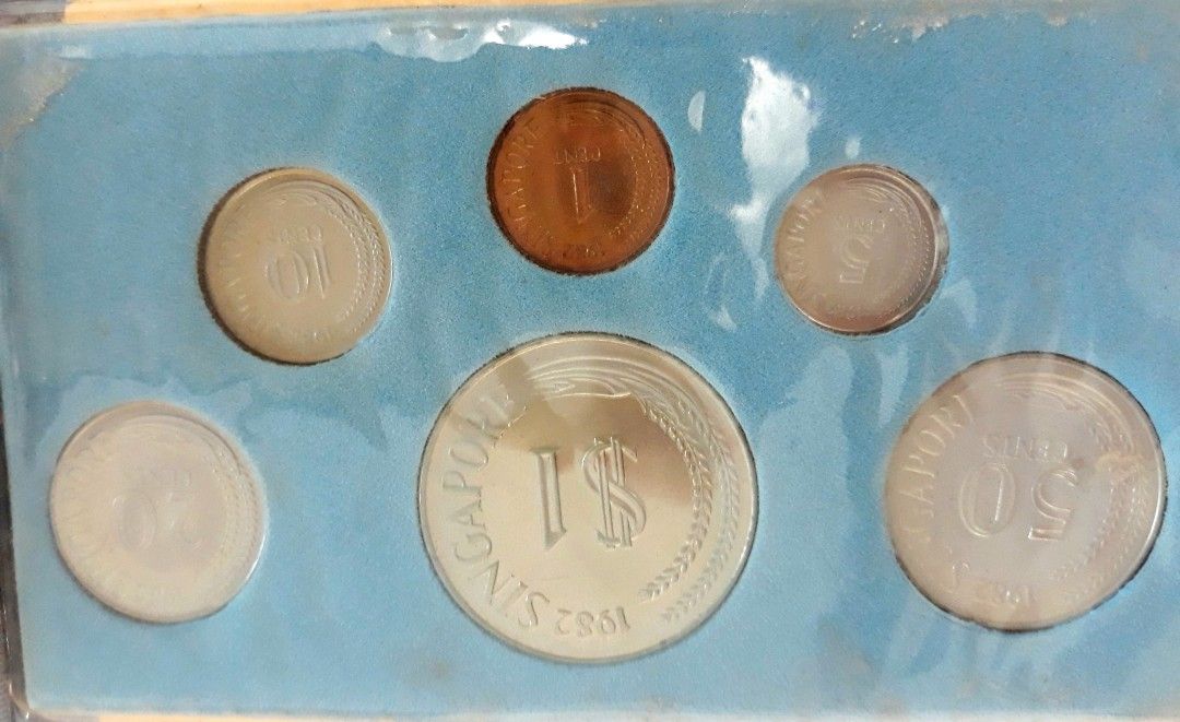 1982, year of dog, uncirculated coin set., Hobbies & Toys, Memorabilia ...