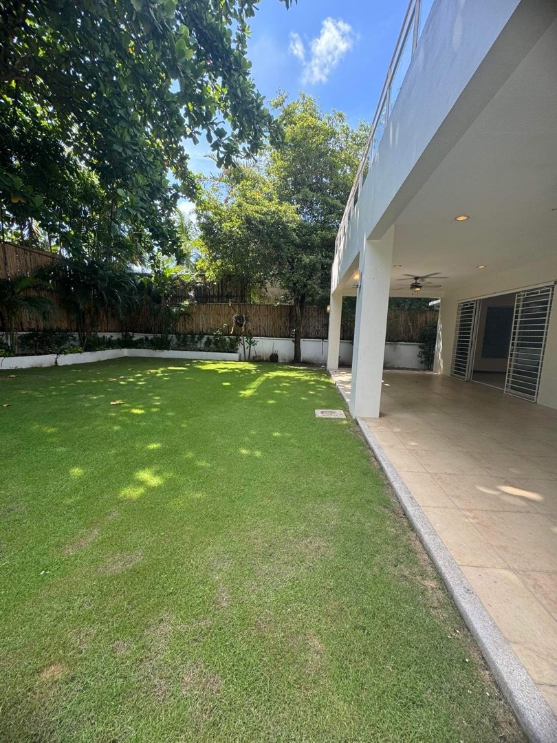 980 sqm Lot with Newly Renovated 4 Bedrooms in Urdaneta Village, Makati ...