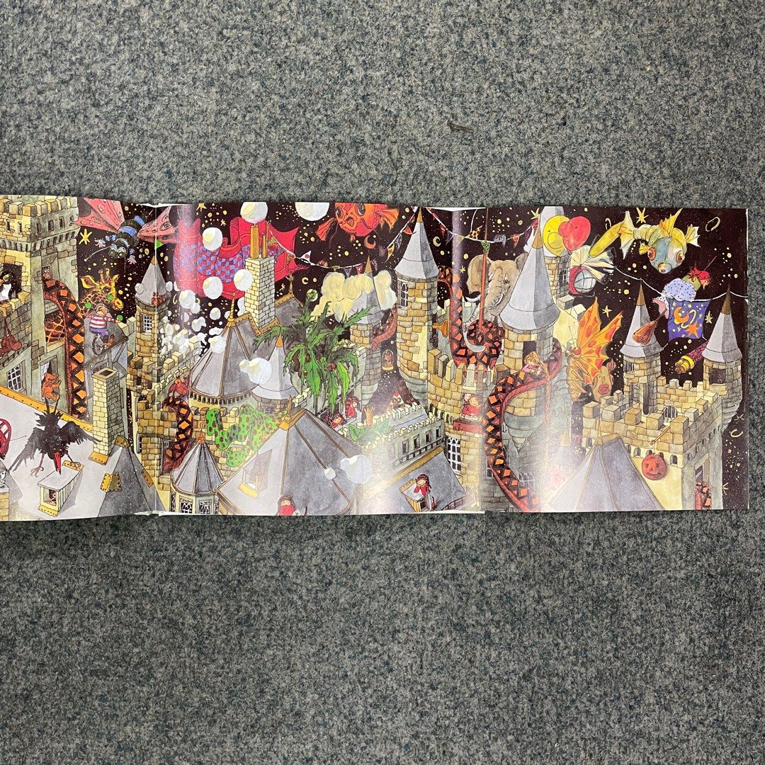 【絕版】全新 恐怖城堡的秘密| 繪本 翻頁 摺頁 軋形, 書籍、休閒與玩具, 書本及雜誌, 童書、著色互動書在旋轉拍賣