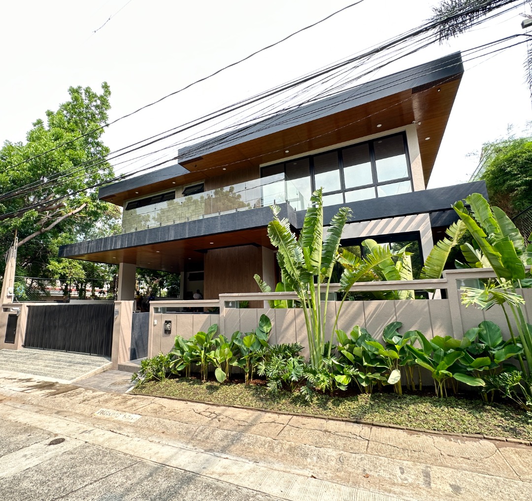 🔥 Ayala Alabang Village AAV Modern House & Lot For Sale - Near Alabang ...