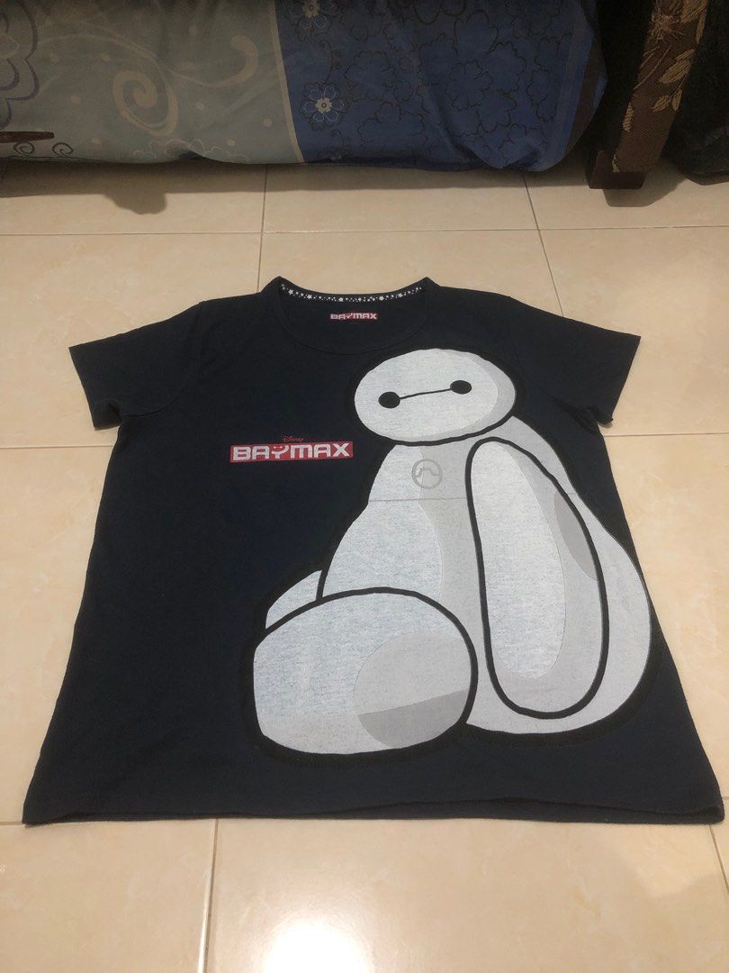 Disney Baymax Kaos hitam Disney bergambar Baymax dari film Big Hero 6 ...