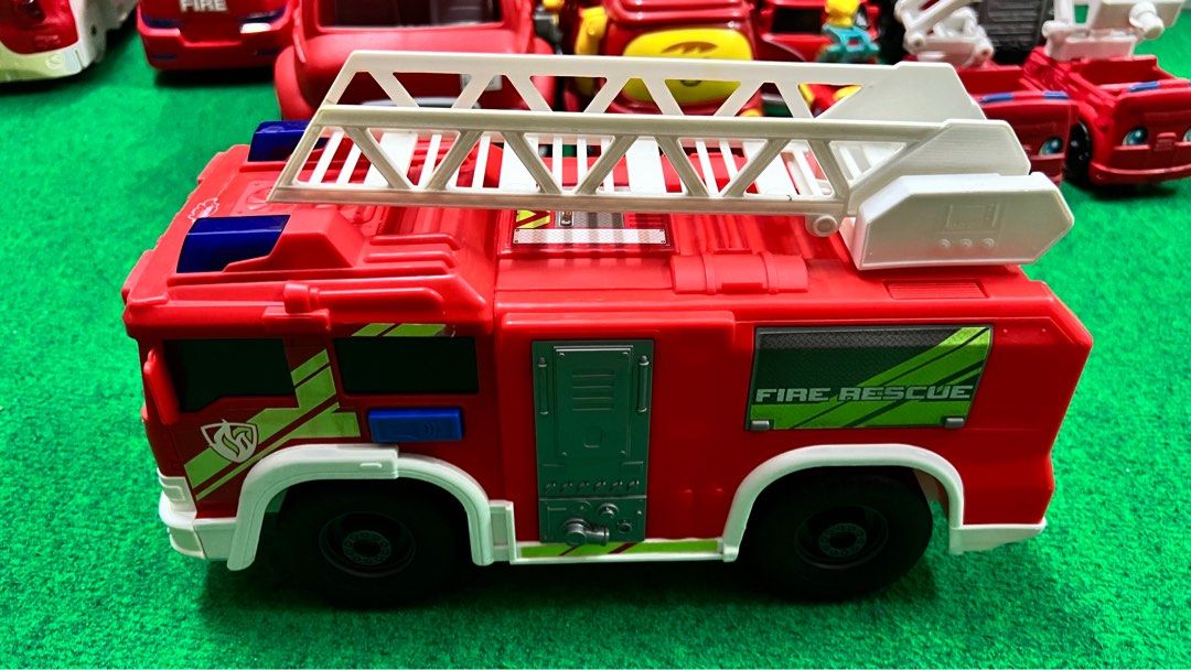 Kereta Bomba = Fire Engine, Hobbies & Toys, Toys & Games on Carousell