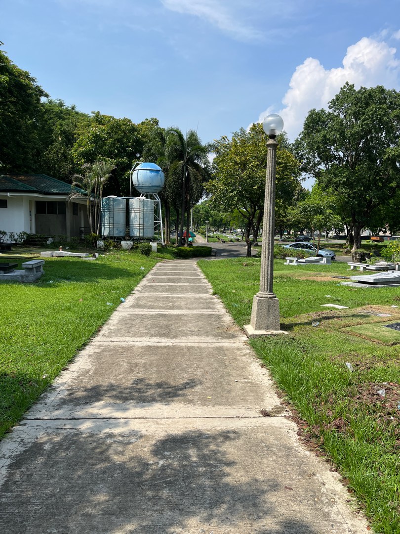 Lawn lot for sale in Manila Memorial Park Sucat, Property, For Sale ...