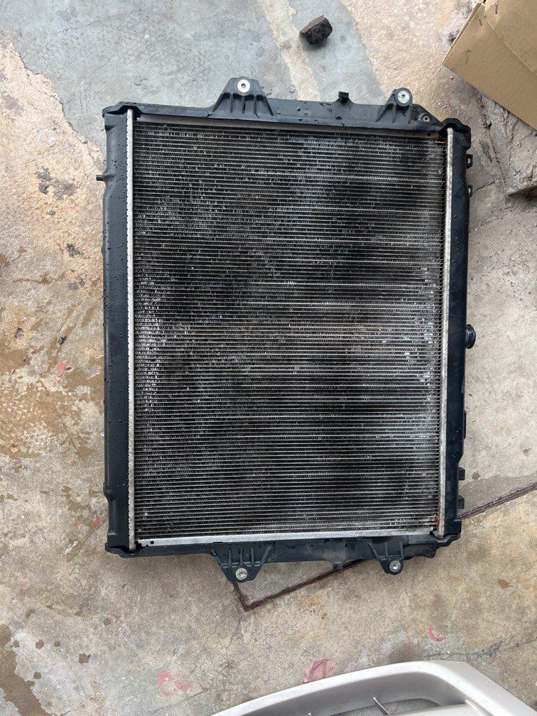 Radiator original Toyota innova, Auto Accessories on Carousell