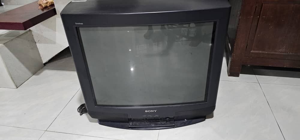 Sony Trinitron Vintage CRT TV 29", TV & Home Appliances, TV ...