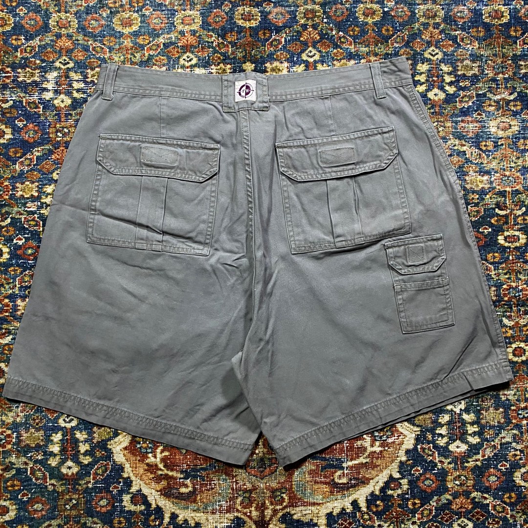 Wrangler RW Cargo Shorts, Men's Fashion, Bottoms, Shorts on Carousell