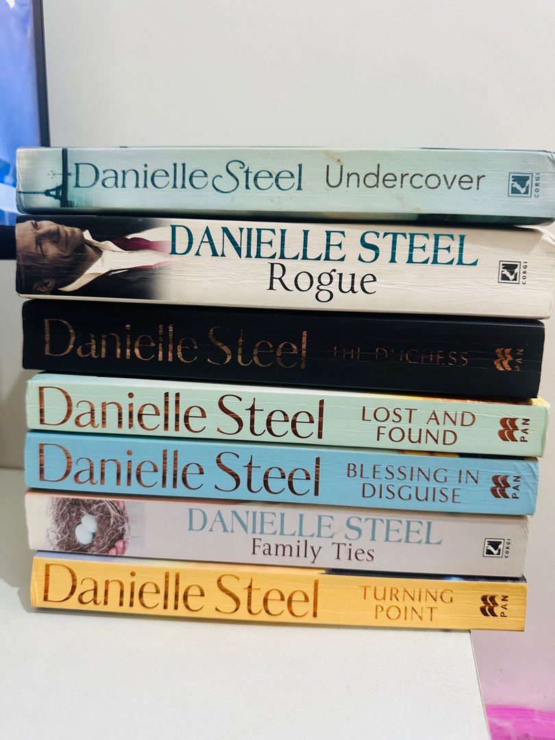 Daniel Steel set of 7, Hobbies & Toys, Books & Magazines, Fiction & Non ...