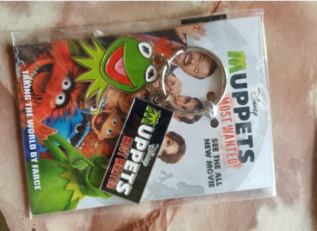 Limited Edition Disney Muppets - Most Wanted Movie Merchandise Set ...