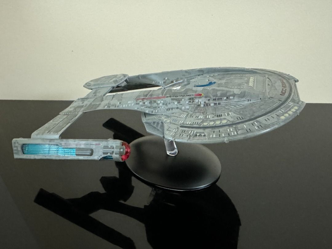 (IN HAND) XL Star Trek Eaglemoss Federation Starship USS THUNDERCHILD ...