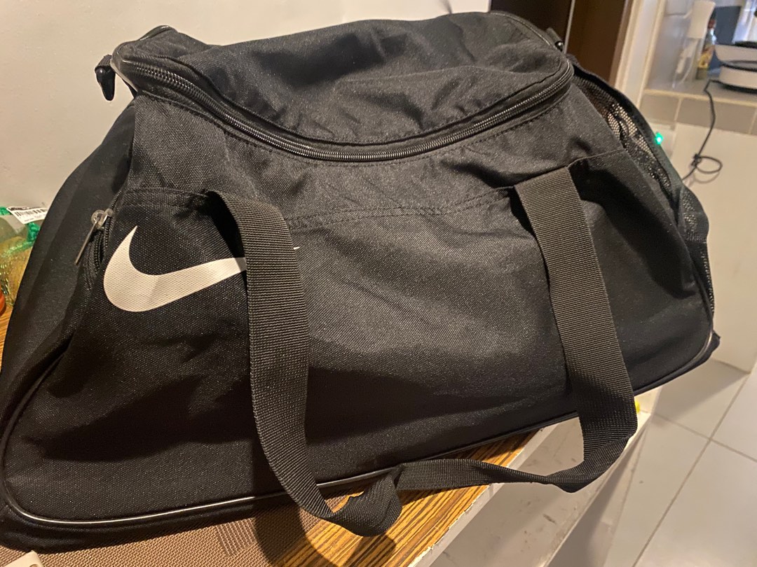 Nike Sports Varsity Bag, Men's Fashion, Bags, Sling Bags on Carousell