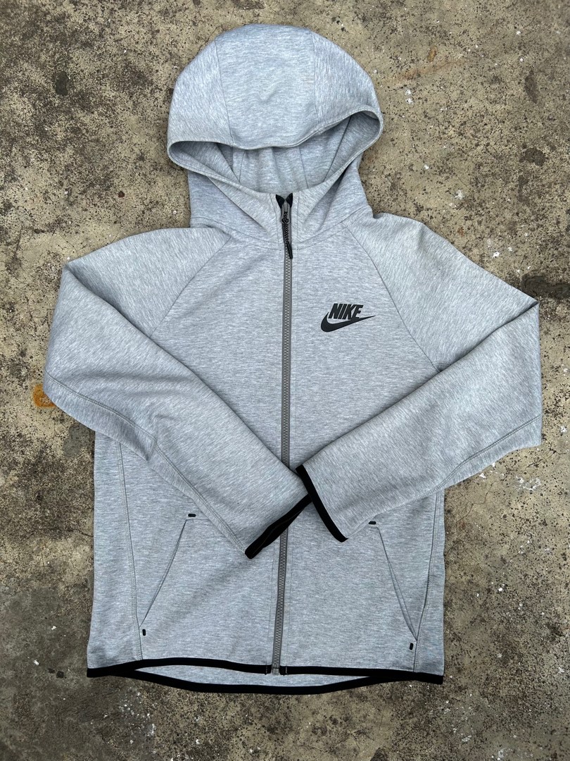 Nike tech, Men's Fashion, Tops & Sets, Hoodies on Carousell