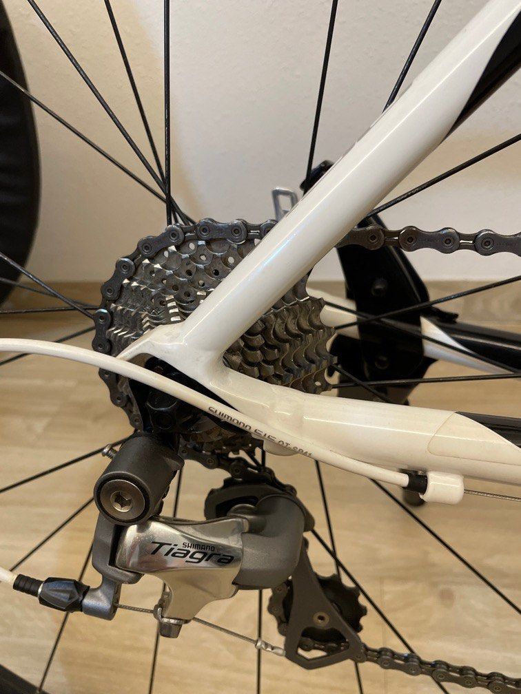 Polygon Helios 400 Road Bike, Sports Equipment, Bicycles & Parts ...