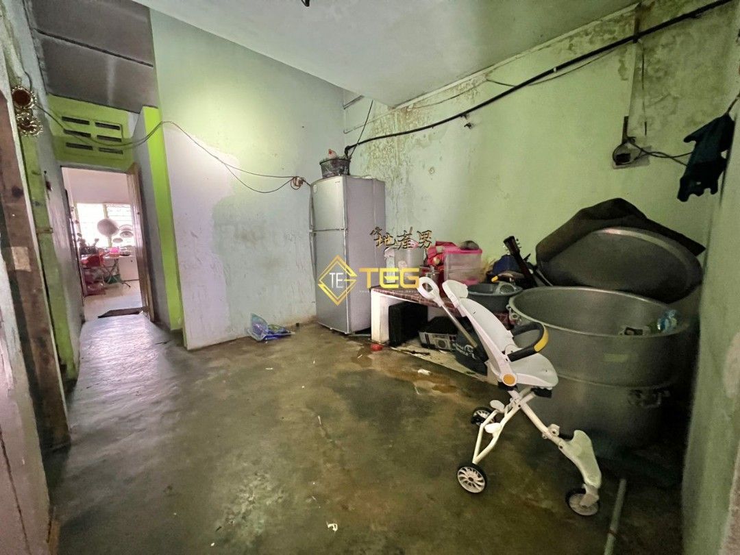 Single storey terraced house, Property, For Sale on Carousell