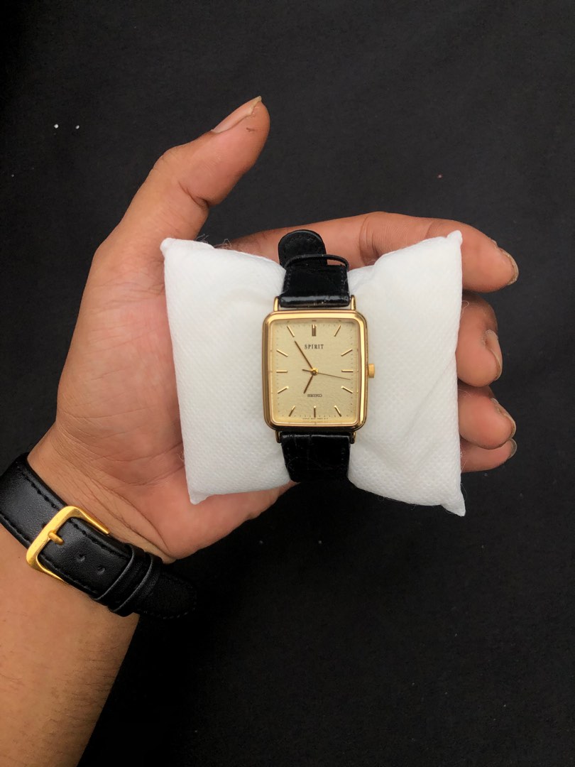 Vintage Seiko Spirit Tank Snowflakes Gold Dial, Men's Fashion, Watches ...