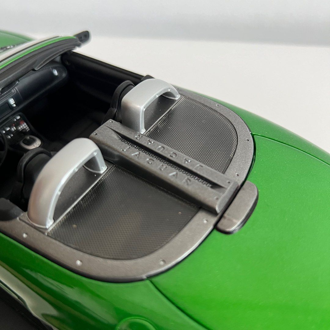 1/18 ERTL 007 James Bond Die Another Day Jaguar XKR Roadster, Hobbies ...