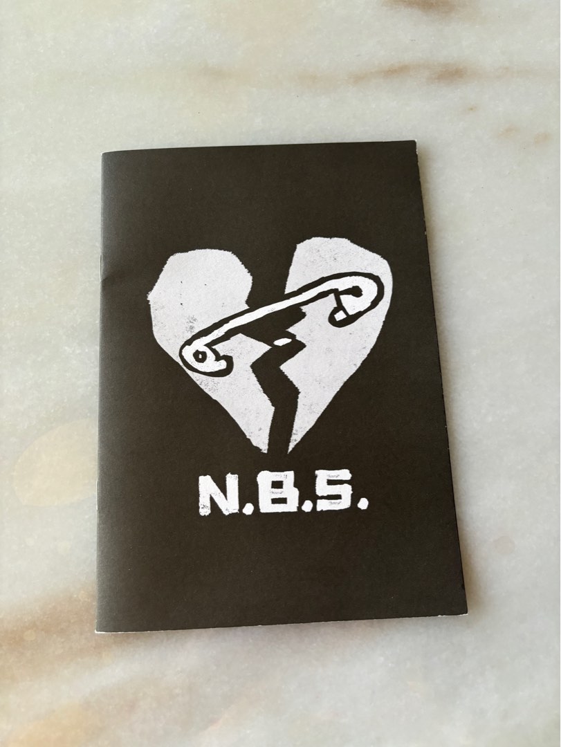 5 seconds of summer n.b.s booklet, Hobbies & Toys, Memorabilia ...