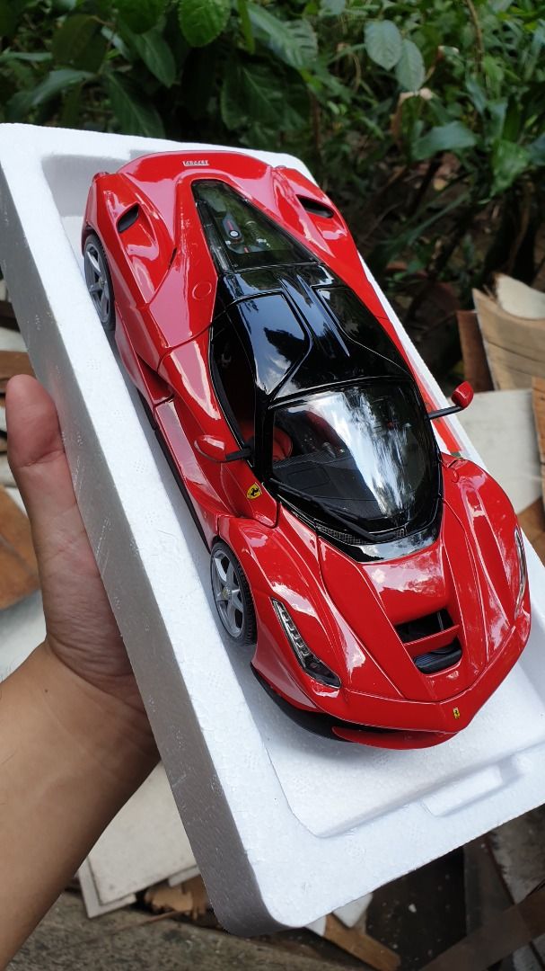 Bburago Shell Ferrari LaFerrari 1/18 Die-Cast Model (Shell V-Power ...
