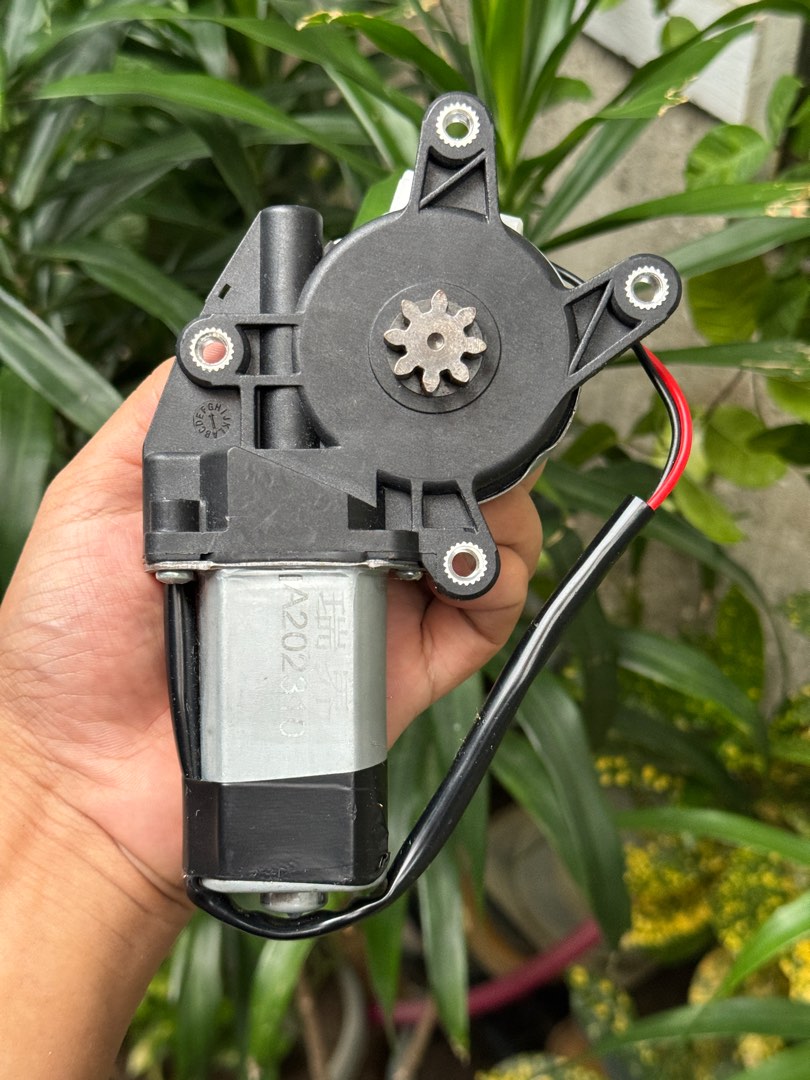 COS POWER WINDOW MOTOR REPLACEMENT RIGHT 8 GEAR-4 HOLE, Car Parts ...