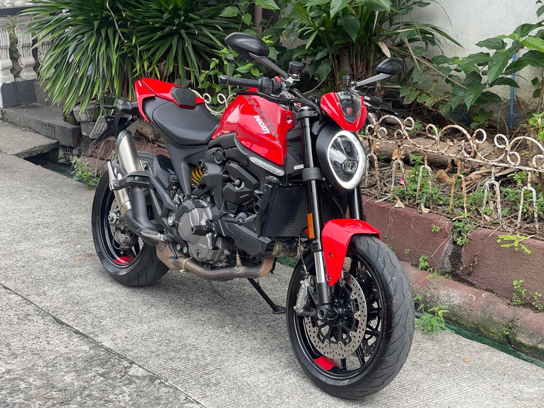 Ducati Monster 937 Plus (2022) Top of the line, Motorbikes, Motorbikes ...