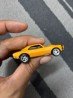 Hot wheels Minion, Hobbies & Toys, Toys & Games on Carousell
