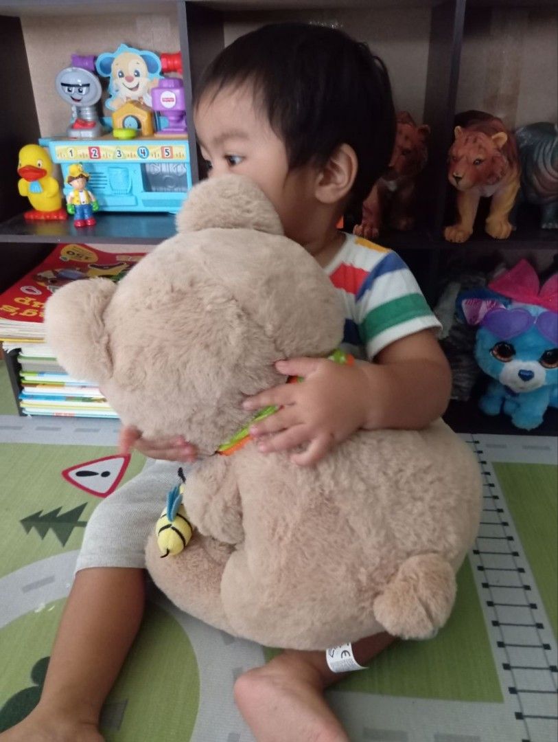 Hugo bear story telling, Hobbies & Toys, Toys & Games on Carousell