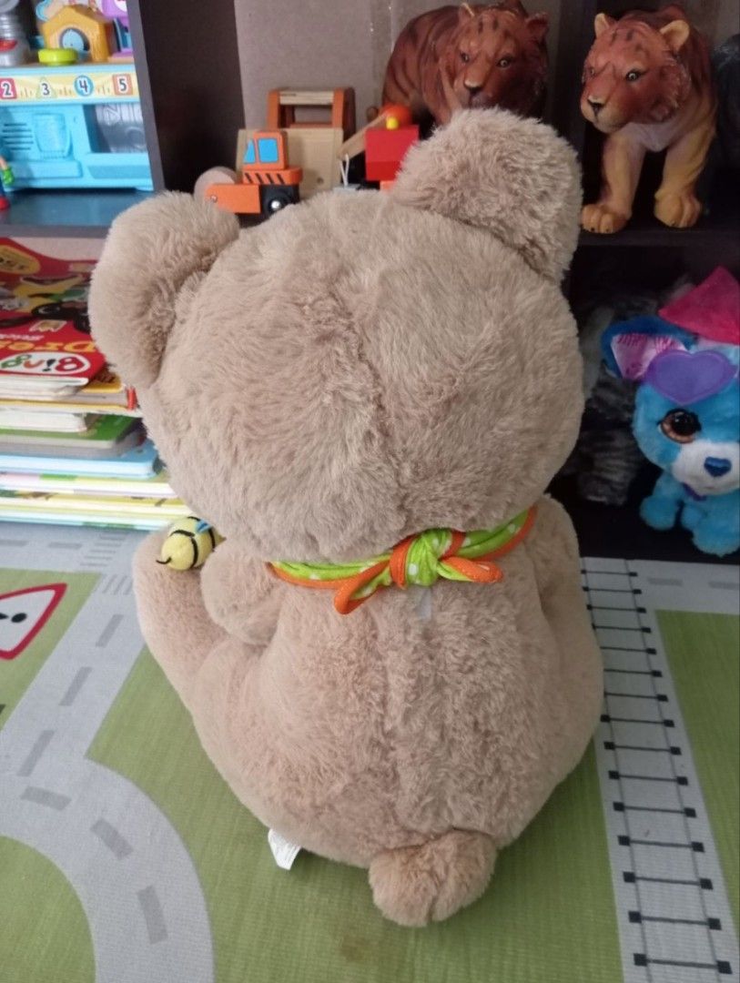 Hugo bear story telling, Hobbies & Toys, Toys & Games on Carousell