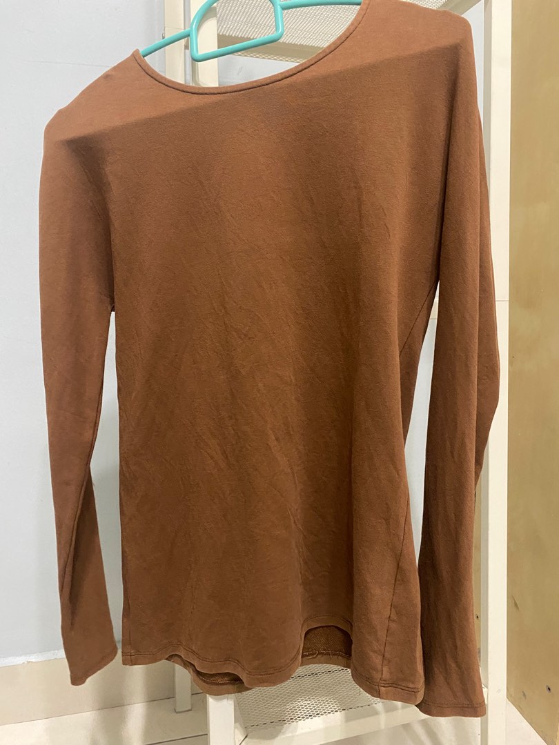 Inner baju Uniqlo Heattech, Women's Fashion, Tops, Longsleeves on Carousell