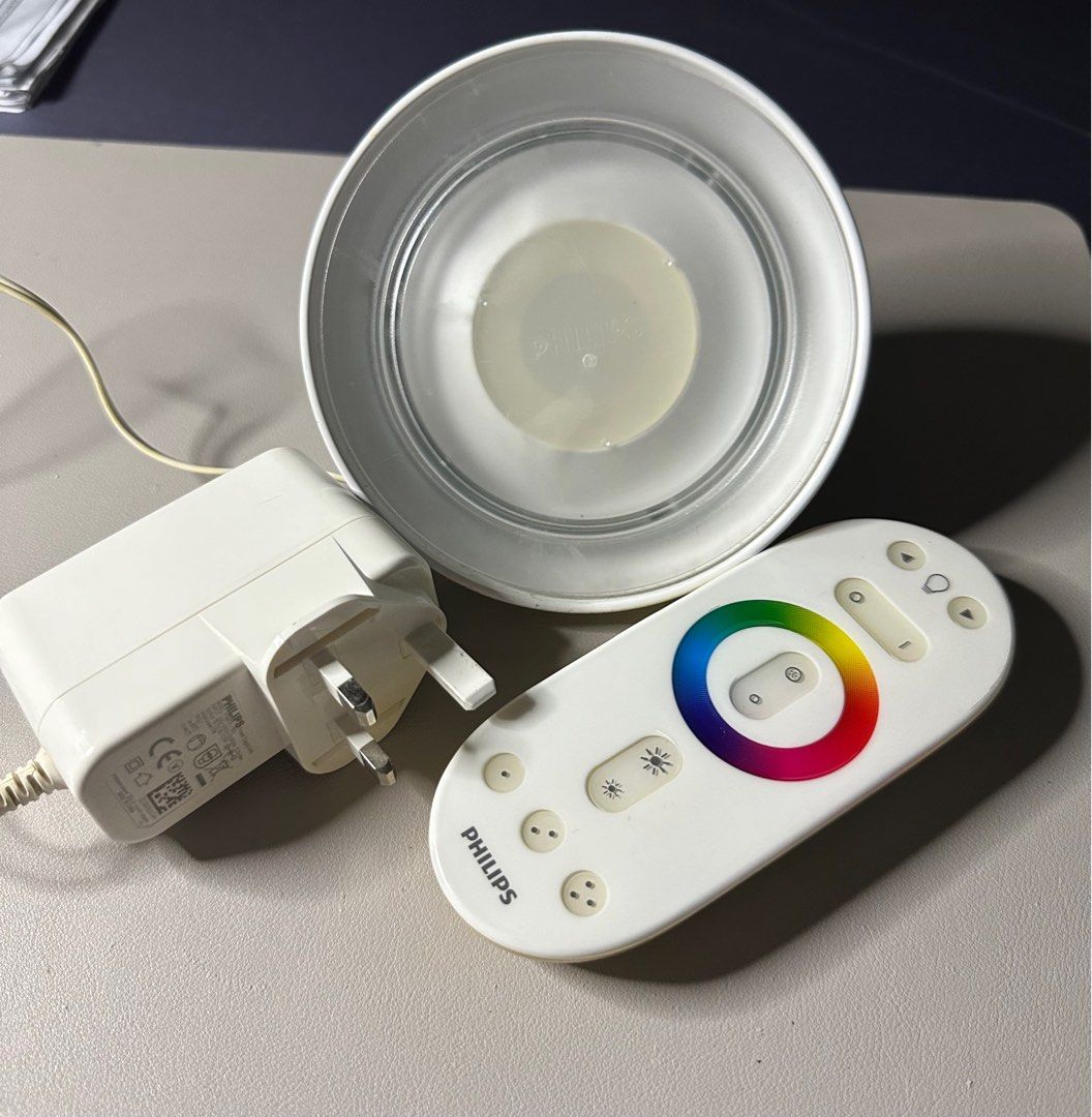 Philips Living Colors Bloom in White, Furniture & Home Living, Lighting ...