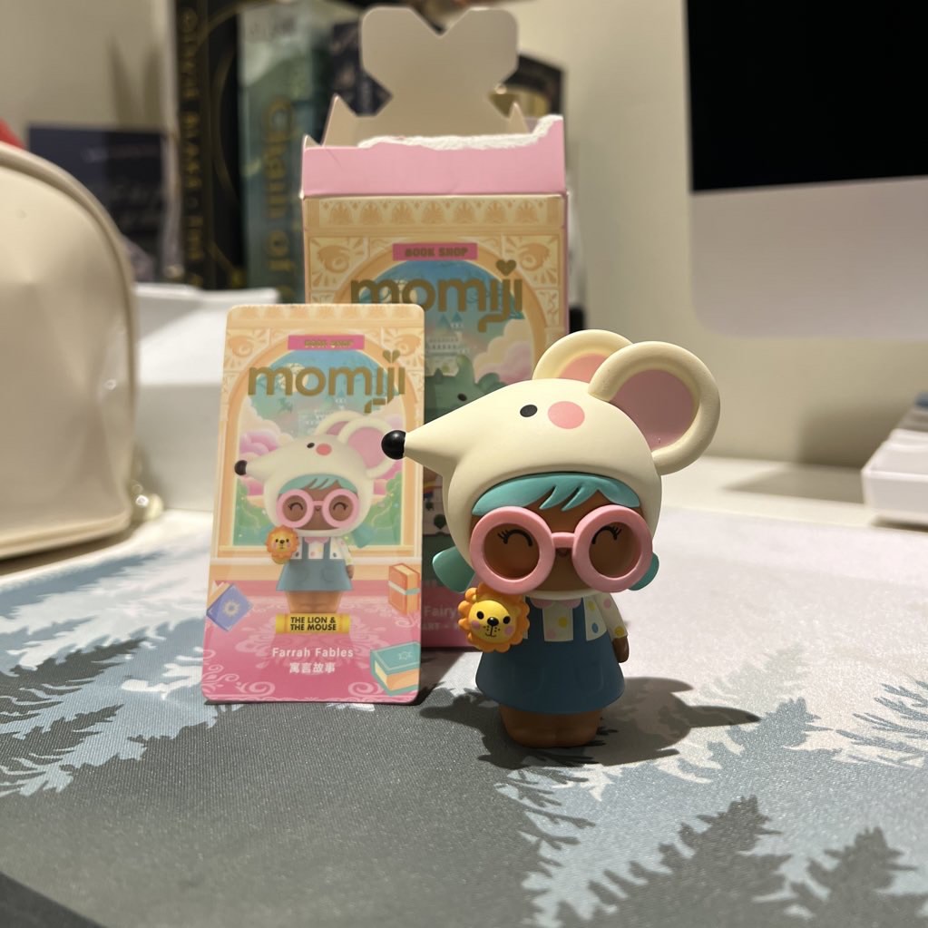 Popmart Momoji Book Shop series Farrah Fables, Hobbies & Toys, Toys ...