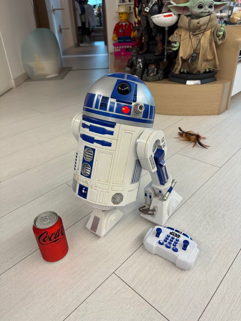 Remote Control R2-D2 Interactive Robotic Droid, 興趣及遊戲, 玩具 & 遊戲類 - Carousell